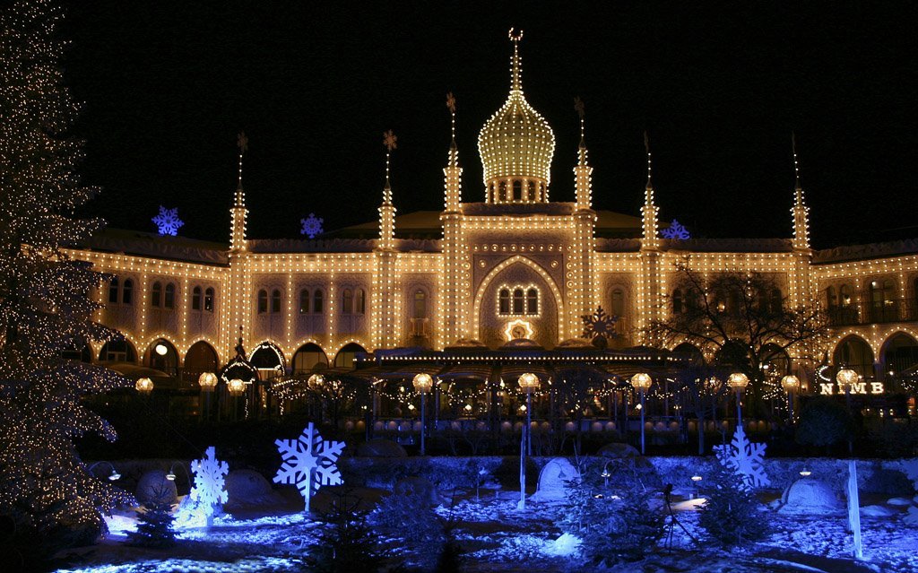 The Most Beautiful Christmas Light Displays Worldwide